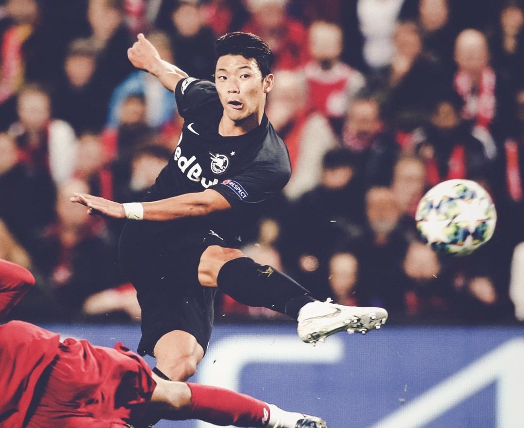 Dulu Dikalahkan Evan Dimas, Hwang Hee-Chan Kini Memperdaya Van Dijk