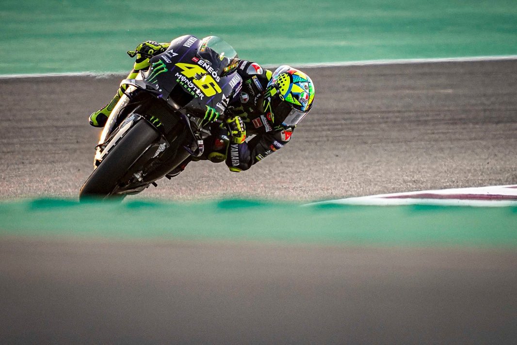 Tenang Fans, Valentino Rossi Belum Mau Pensiun Tenang Fans, Valentino Rossi Belum Mau Pensiun