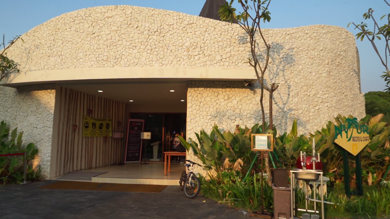 Mau Bukber Berkonsep Beach Club di Jakarta? Nyiur Resto Jawabannya!