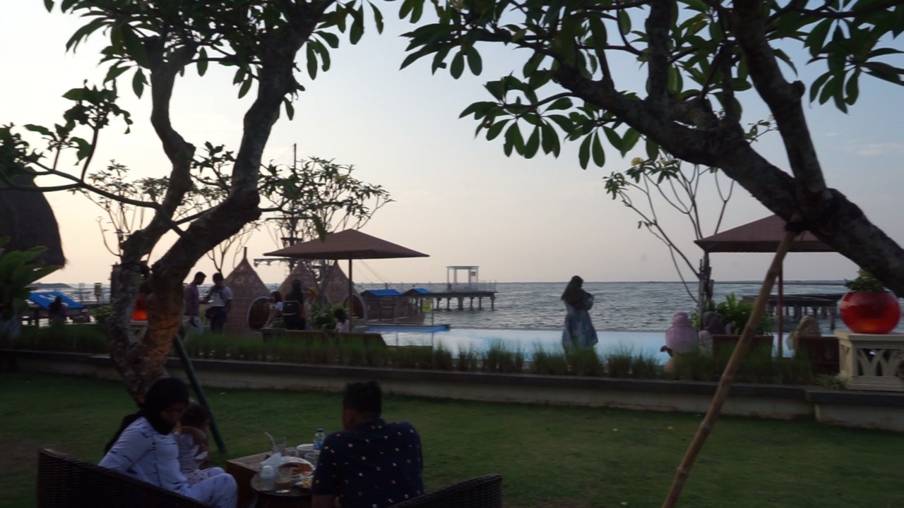 Mau Bukber Berkonsep Beach Club di Jakarta? Nyiur Resto Jawabannya!