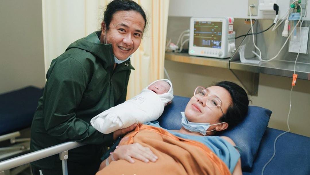 Momen Haru Dhea Ananda Lahirkan Putri Pertama, Sanne El Azhar