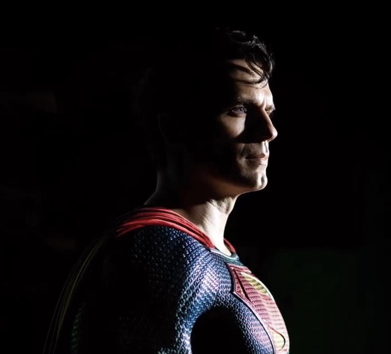 Confirmed! Henry Cavill Balik Jadi Superman