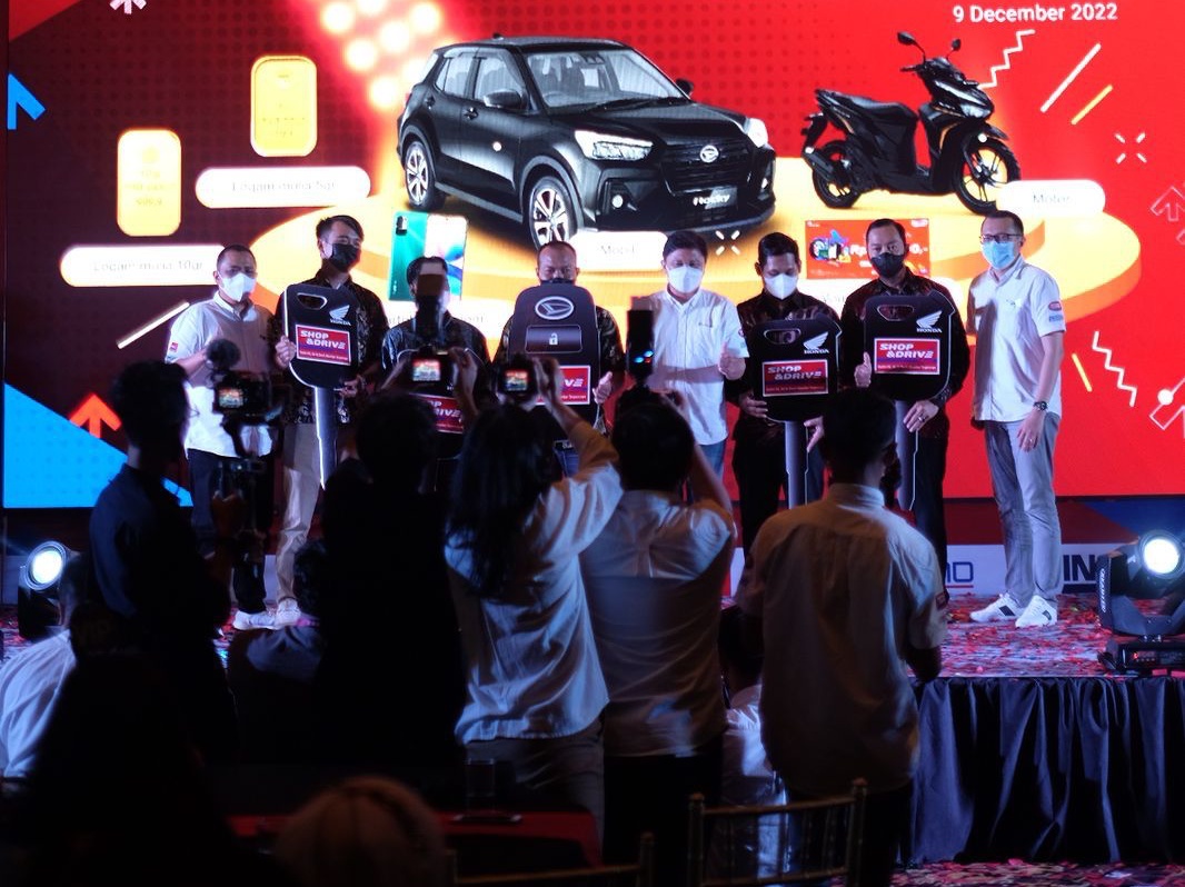 Shop&Drive Bagi-bagi Hadiah, Ada Pelanggan yang Dapat Daihatsu Rocky